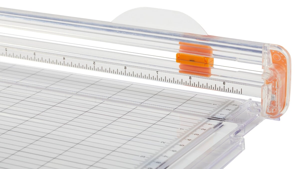 1077798 Fiskars - Paper Trimmer SureCut A5 – Cloud9 Crafts